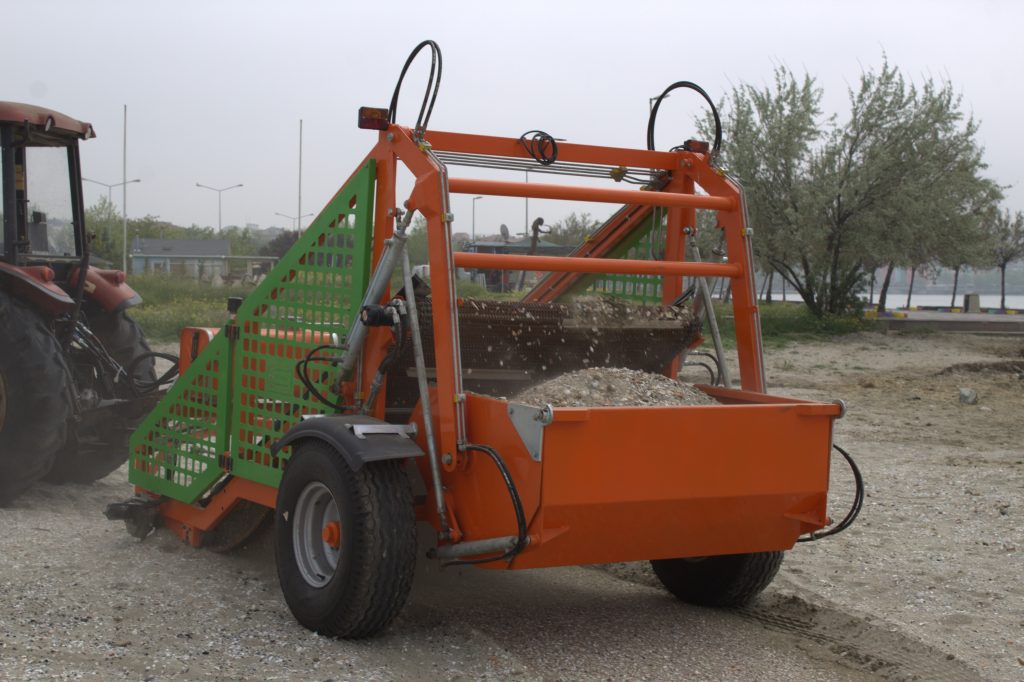 Beach Cleaning Machine driven by Tractor – BM3700 – WorkmasterBatman